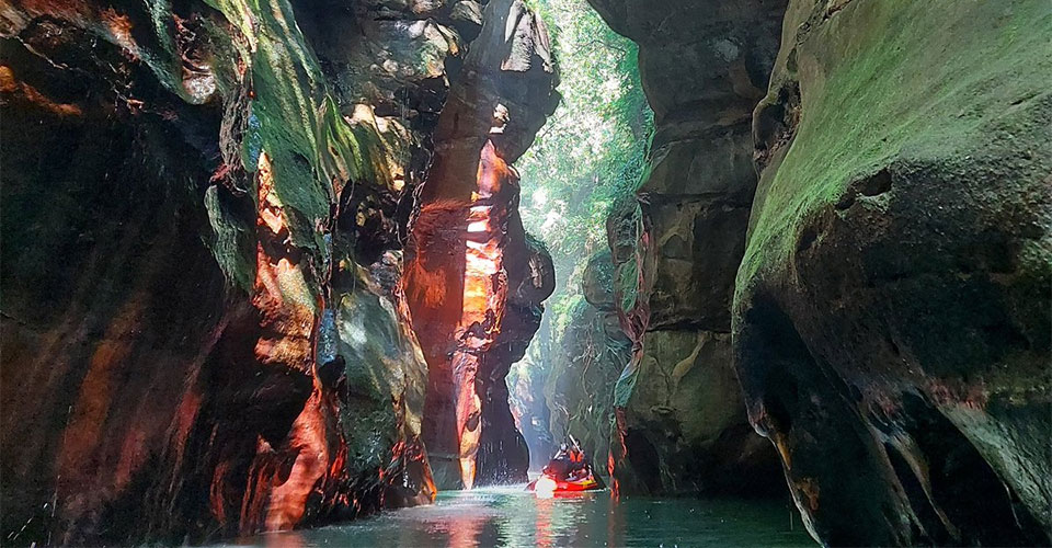 ওয়ারী ছড়া, রিভার ক্যানিয়ন, মেঘালয় » আদার ব্যাপারী