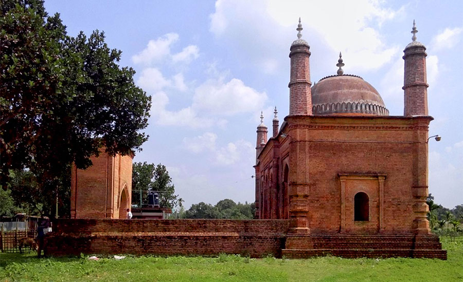 বালিয়া মসজিদ বা ছোট বালিয়া জামে মসজিদ, ঠাকুরগাঁও » আদার ব্যাপারী
