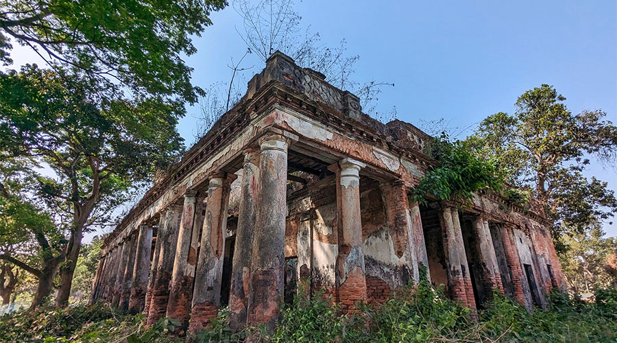 খালিশপুর নীলকুঠি ভবন, ঝিনাইদাহ » আদার ব্যাপারী